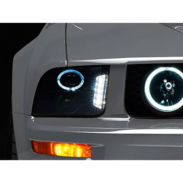 Raxiom 05年-09年 フォード Mustang w/ Halogen LED Halo Prjctr ヘッドライト-Blk Hsng(スモークd Lens Exclude GT500)メーカー：Raxiomメーカー品番：49128・...