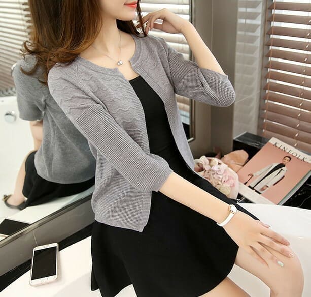 商品情報セット内容・1点・カーディガン本体商品説明カラー：全8カラーサイズ展開：S〜XLサイズ/寸法着丈/バスト/袖丈　　S：49/78/44　　M：50/80/45　　L：51/82/46※商品や着用者によって多少の誤差が出る場合がござい...