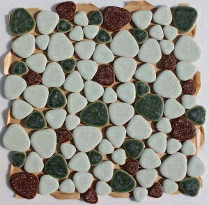 材質　磁器質（1類）施釉　表紙貼 寒冷地対応 用途　水回り、台所、洗面所、トイレ、風呂の床・壁 サイズ　280×280×5mm 1平米＝14シート必要です。 昭和レトロなタイルです。 1ケースに30シート入り。 【シート販売】 1シートの単...