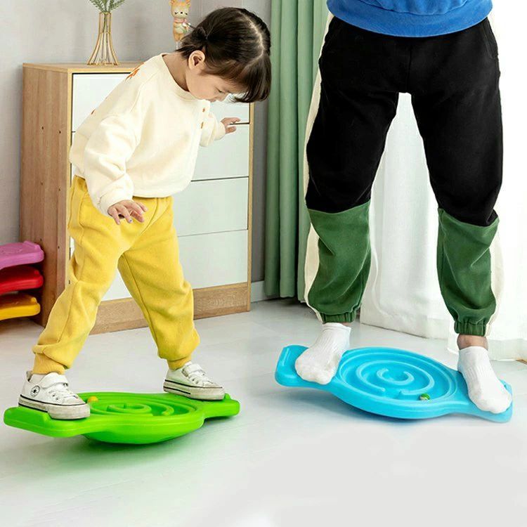 商品仕様勧めポイント雨の日でもお家の中でもおもいっきり遊べて、室内でお子さまの『バランス感覚体幹筋力発想力』を高めます。特徴【商品概要】 室内で遊べる、キッズ用のバランスボードです。 楽しみながら体幹やバランスを鍛えるトレーニングになります...