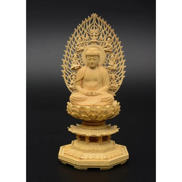 阿弥陀如来は天台宗のご本尊です インドの言葉で『はかり知れない寿命や光明』を意味する阿弥陀如来。 ― なむあみだぶつ ―と日頃から念仏を唱えていると、極楽浄土に連れて行ってくださる仏さまといわれています。 仏像は、3つのパーツからできていま...