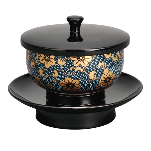 九谷焼の穴あき茶托セットです。表面の繊細な模様が、仏壇や茶道具としての使用にぴったりです。どんな仏壇のデザインにも自然に溶け込み、上品な雰囲気を演出します。 あなが空いたちゃたくは通気性に優れ、お茶碗を安定して置くことができます。お手入れが...