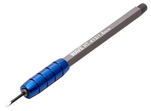 刃幅:1.6mm。 刃先形状は彫刻作業に使いやすい平刀 (両刃) ・グリップは刃幅ごとに別色のアルマイト仕上げ。