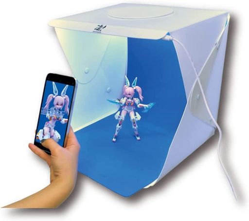 「凄!」シリーズに撮影スタジオ(ブース)が登場 本体(スタジオ)サイズ:300x325x300mm LEDライト:60pcs(前後ダブルライン) USB給電コントローラ付き、10段階の光量調節機能 バックシート付(赤・青・緑・黒・白 各1枚)