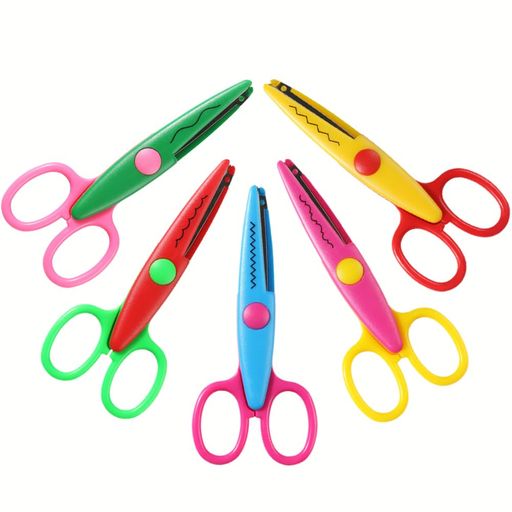 1.コンパクトで使いやすいサイズ適度な大きさ:ハサミのサイズは長さ13.5cm、幅6cmと、手に馴染む絶妙な大きさです。このサイズは子供から大人まで幅広く使用でき、授業や手作り活動に最適です。収納が簡単:軽くてコンパクトなので、学校のバック...