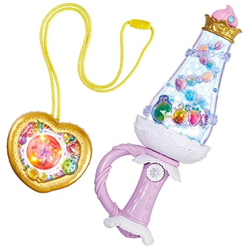 『デリシャスパーティハート 白抜きプリキュア』より、「キュアフィナーレ スペシャルなりきりセット」が登場! キュアフィナーレの変身アイテム「トッピング変身!ハートフルーツペンダント」と浄化技アイテム「クリーミーフルーレ」のセット商品です。変...
