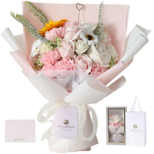 ブーケ 1感謝の気持ちを伝える母の日人気ギフト明るく元気な印象を与える「ひまわり」のソープフラワー花束は、母の日にぴったりのプレゼント。枯れない花だから、お部屋や玄関のインテリアとしても長く楽しめます。香り付きで見た目も華やか、毎日忙しいお...