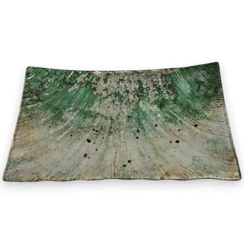 J-kitchens Nebula 皿 ケーキプレート ガラス 長方形 大 グリーン ゴールド 23cmサイズ：23cm x 14.5cm x 3cm素材：硝子洗練された美意識が息づくガラス皿。光を受けて表情を変える繊細な質感が、食卓に静か...