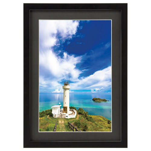 さまざまなお写真に合うシンプルな角形の写真用木製額縁【商品仕様】フレーム材質:木製額縁外寸法:W260×H363×D14mmマット外寸法:W238×H341mmマット中抜寸法:W181×H283mmマット仕様:Vカットマット紙前面板:ガラス...