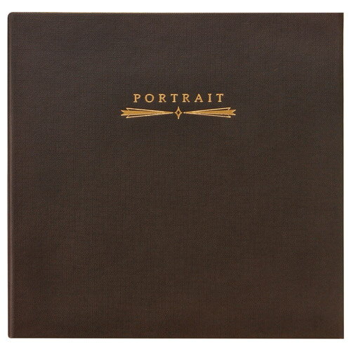 ペーパークロスを表紙に使用した、タテ・ヨコ兼用写真台紙【商品仕様】仕様:四つ折り、タテヨコ兼用表紙材質:ペーパークロス（非塩ビ製）表紙:アンコなし（2.5mm）中額中抜き:Vカット抜き表紙外寸法:226×226mm中額中抜き寸法:165×1...