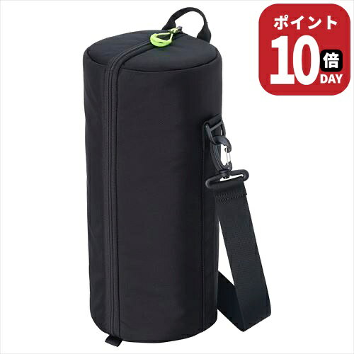 適度なクッション厚とソフトなクッション素材でレンズを保護。かさばりにくく、持ち運びのしやすいショルダーベルト付きレンズポーチです。【商品仕様】参考収容寸法:約Φ145×H345mm外寸法:約Φ165×H365mm重量:約345g材質:ナイロ...
