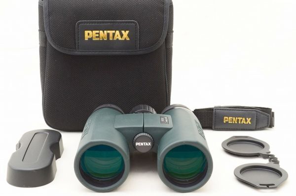 ＊集合写真1枚目の物がすべてです。 万が一商品説明の付属品と写真に相違がある場合は必ず質問ください。 ・注意事項：お使いのモニターの発色具合によって、実際のものと色が異なる場合がございます。 PENTAX SD 8×42 WP ダハプリズム...