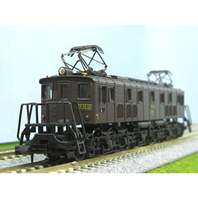 ●A1901(2003年7月出荷)を基にしたバリエーション製品 ●多くのご要望にお応えし、クラシカルな形態が特徴のEF10形1次型を待望のバリエーション展開 ●1960年頃まで見られた「ぶどう色1号」の車体色 ●実車資料に基づき、屋上の避雷...