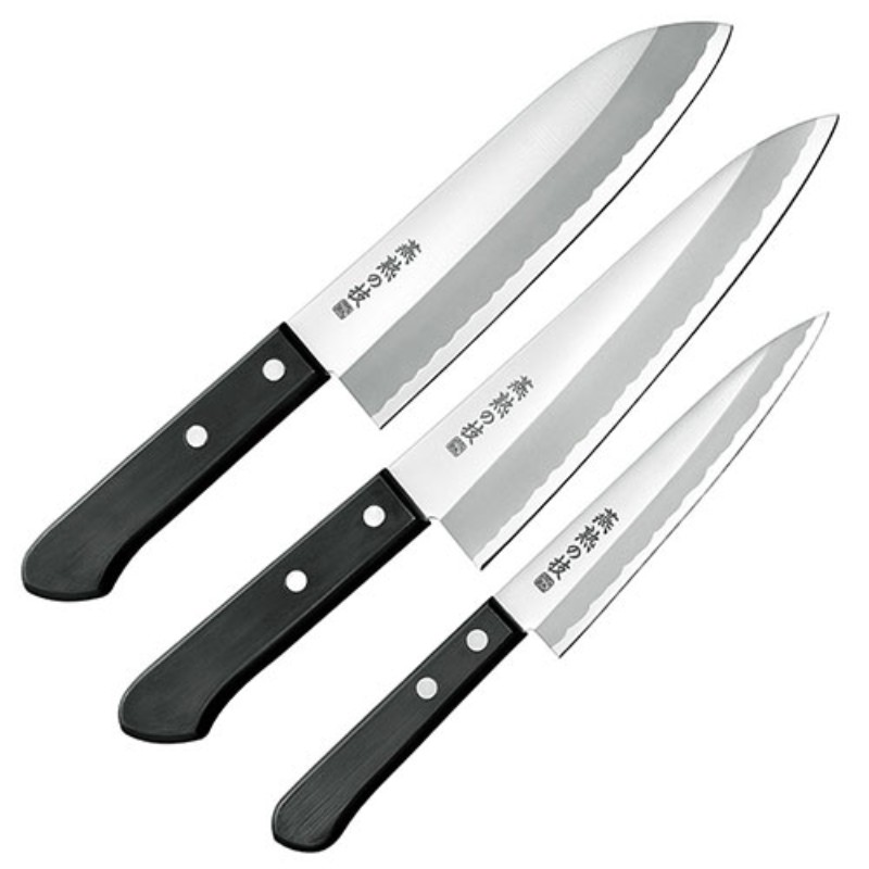 特長・肉、魚、野菜などオールマイティに使える三徳包丁。・肉、野菜に適した牛刀包丁。・果物の皮むきや飾り切りなどに便利なペティナイフ。・刀身はさびにくく、お手入れのしやすいステンレス刃物鋼を採用。仕様・素材 : 刀身/ステンレス刃物鋼・ハンド...