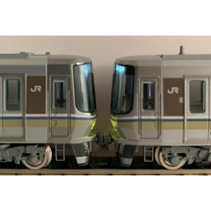 商品紹介LBNT11A 中間先頭車用LEDライト基板 Type T223TOMIX製の223系等に使用できる中間先頭車用LEDライト基板です。 実車の場合、先頭車が編成中間に組み込まれた場合は転落事故防止のためヘッドライトが常に点灯している...