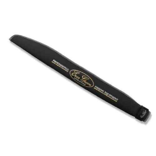 E.G.ロッドティップホルダーは、繊細なロッドティップを衝撃やトラブルから守るクッション素材を採用。 ロッドベルトで束ねたロッドを車やボートへ積み込む時やオカッパリの移動時などに破損しやすいティップを保護。 束ねたロッドのティップに被せてベ...
