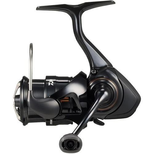 ダイワ 25 イプリミ LT2000S-P (Daiwa スピニングリール 釣り) 標準自重: 175g 巻き取り長さ: 63cm (ハンドル1回転) ギア比: 4.8 標準巻糸量ナイロン: 3-150 lb-m 標準巻糸量PE: 0.4-...