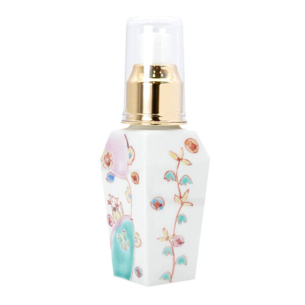 素材：（ボトル）磁器（ヘッド部分）PP・金具（キャップ）PP サイズ：（上部）辺4cm×（下部）辺3cm×高さ8cm（キャップ含む高さ13.0cm） 容量：約80ml 箱：紙箱 作：銀舟窯 香水・アロマミスト・化粧水などの化粧品から、お醤油...