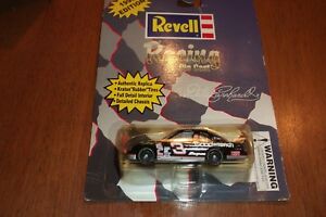 DALE EARNHARDT #3 GOODWRENCH 1996 EDITION REVELL RACING 1:64 SCALE (73デイル・アーンハート＃版レース：スケール（※注意※NYからの配送になりますので2週間前後お時間をいた...
