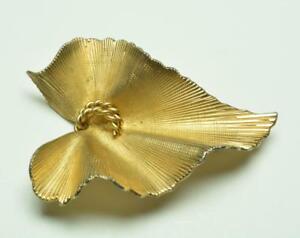 vintage firmado coro peasus tono dorado con textura hoja brocheヴィンテージファーマドコロピーサストノドラドコンコティトゥーラホハブローチ※注意※NYからの配送になりますので2週...