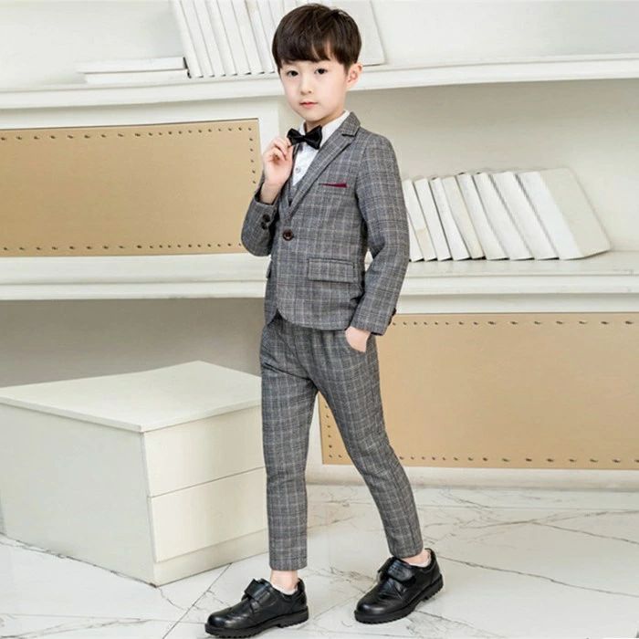 商品説明 商品番号：BOY-XF002 素材：綿・ポリエステル 色：写真通り(ご参考程度） セット：コート、ベスト、シャツ、ボトムス、蝶結び 納期　ご入金後5-8営業日発送予定 送料　全国一律送料無料♪【＊沖縄・離島・一部地域2500円別途...