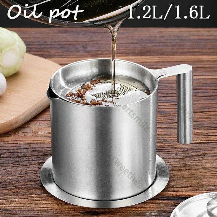 商品名 オイルボトル1.2L 1.4L 食品級素材 上質なSUS304ステンレス センプルこそ高級感 素材 SUS304ステンレス 生産国 中国 サイズ容量 容量：1.2L 高さ：約12cm 直径：約13.5cm お皿直径：約15cm 容量...