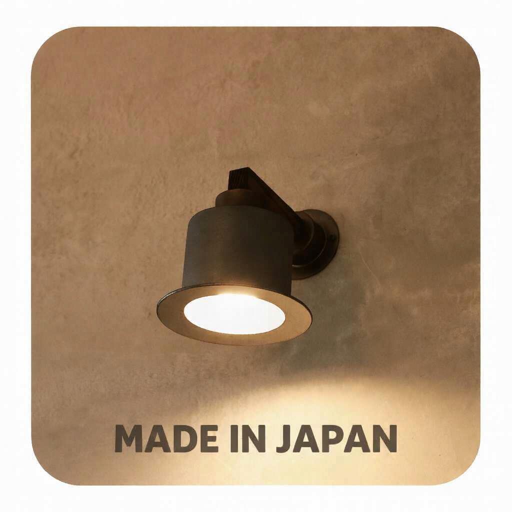 商品名 holit-bra サイズ(cm) サイズ W 14cm x D 22 cm x H 18cm 重さ 0.9kg 重さ 0.9kg シェードカラー チャコールグレー・マットホワイト シェード 磁器（黒釉薬仕上げ・無釉仕上げ） フレー...