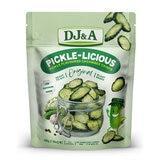 DJ&A Pickle1Liciousは、そのまま食べられるスナック菓子です。植物由来、食物繊維が豊富で、揚げポテトチップスに比べて脂肪分が50%以上少なくなっています。グルタミン酸ナトリウム（MSG）は添加されておらず、種子油で調理されて...