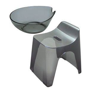 サイズ約 幅30.6×奥行36.6×高さ40.2（cm）座面高：約 30cm湯おけ：約 幅24×奥行26.5×高さ10.5（cm）材質風呂いす本体：ポリエチレンテレフタレート脚：EVA樹脂湯おけ：ポリエチレンテレフタレート備考　【カラー】ク...