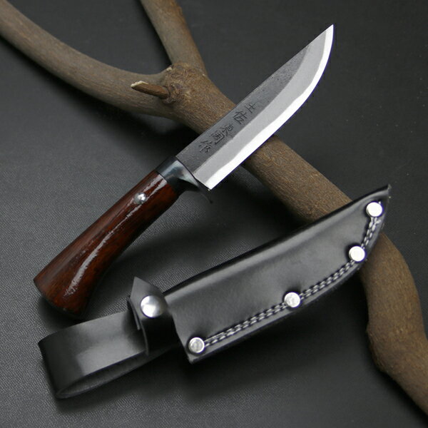 製品仕様 ■サイズ： 全長約235mm 鞘入全長約260mm 刃部 刃渡り約120mm 刃幅約27mm(刃元) 刃厚約5.5mm 柄部 長さ約110mm 厚み約25mm 幅約37mm(ツバ) ■重量：本体約170g 鞘含む約190g ■材質...