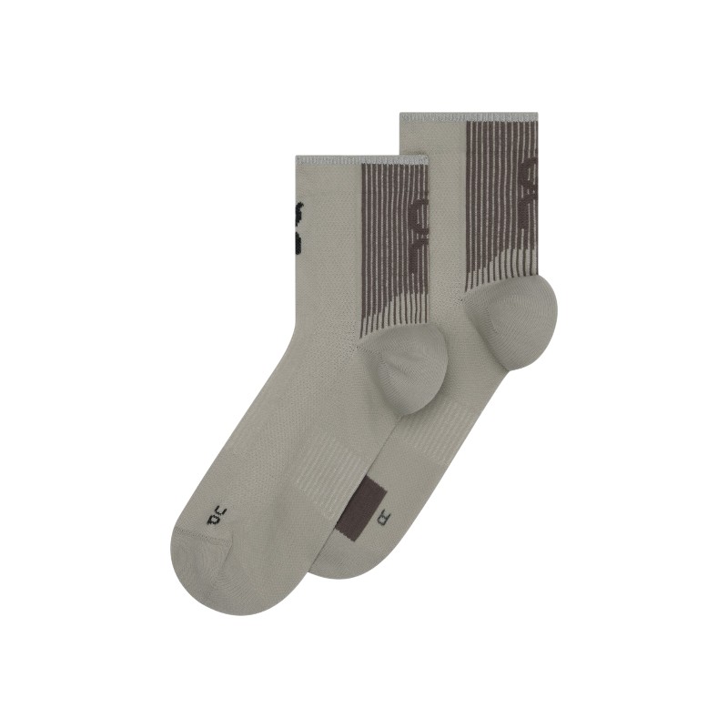 【 On performance series 】Performance Run Sock Mid パフォーマンスソックスミドル 商品番号：2uf10055974 スタイルとフォルム。ランニングを楽しく。エネルギーを生み出すランニングソック...