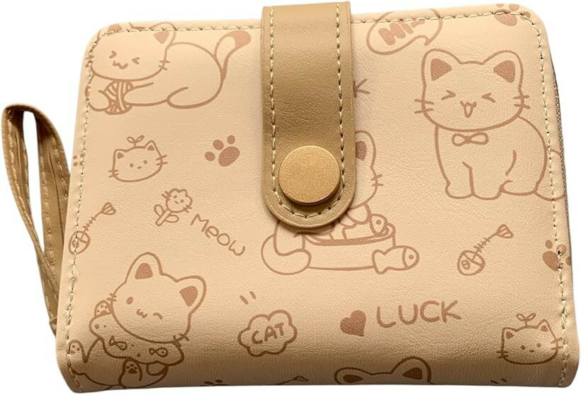 商品コード2brnwik86i商品名子猫柄 二つ折り財布 ベージュ PUレザー スナップボタン付き カードスロット・IDウィンドウ搭載 ストラップ付き 子供用ブランドnotomowarriorsかわいい猫柄デザイン：子供に人気のキュートな子...
