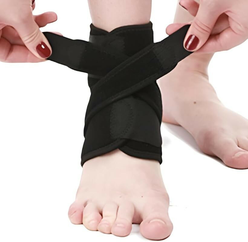 商品コード2buw0ug3lk商品名足首サポーター 固定 保護 強力サポート 補助ベルト付き 理学療法士オススメ ネオプレン素材 通気性 男女兼用 左右兼用 スポーツブランドCapprecier「強力固定で安心サポート」X型補助ベルトにより...