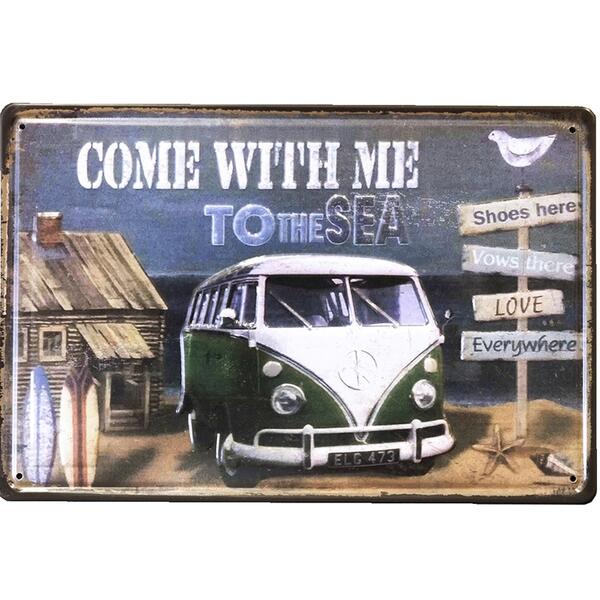 とってもお洒落なアンティークプレート♪ お部屋や共有スペースなど何処にかけてもオシャレに飾れる♪ お部屋に飾って一味違う雰囲気を楽しんでみてはいかがでしょうか？ 商品説明 素材 ブリキ サイズ 20×30cm 特徴 アメリカン50’sプレー...