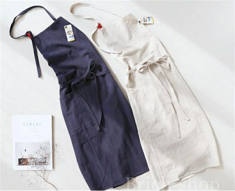 腰紐は、身頃の前で結ぶので、ふくよかな方、スマートな方にもご愛用いただけます。また、首紐の結ぶ位置で丈感の調整も出来ます。ゆったり設計で完全におしりが隠れます。 大きなメモ帳なども入れることができるので、お仕事でも大活躍です。また、ポケット...