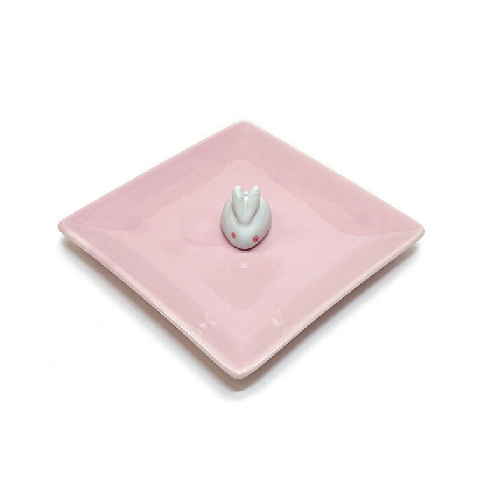 商品情報サイズ本体：95×30×95mm箱：105×35×112mm素材陶器（美濃焼）生産国　日本※掲載した写真は、光の当たり具合やPCの使用状況によって色が異なって見える場合がございます。 ご了承くださいませ。※お線香は商品には付いていま...