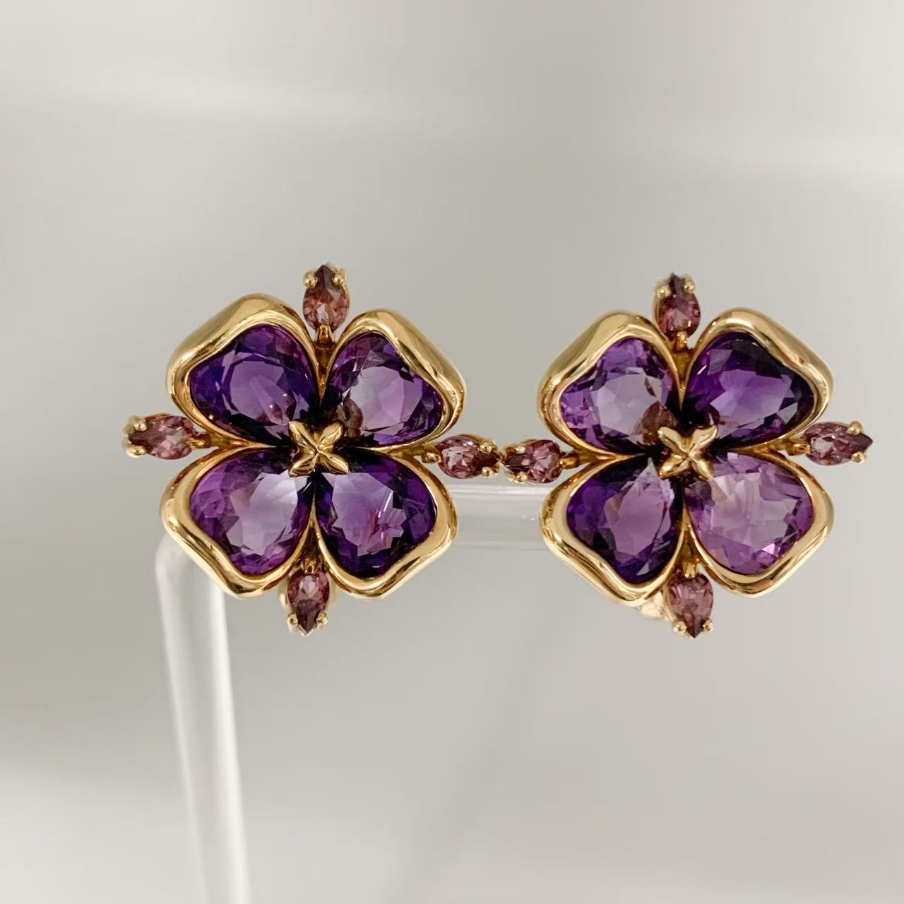 商 品 詳 細 ジャンル イヤリング ブランド シャネル CHANEL 素材 750 石目 アメジスト 重量 約25g 付属品 なし 商品説明 ご使用や保管によりダメージがございますが、比較的状態の良いお品です。 全体のキズ 汚れ わずか ...