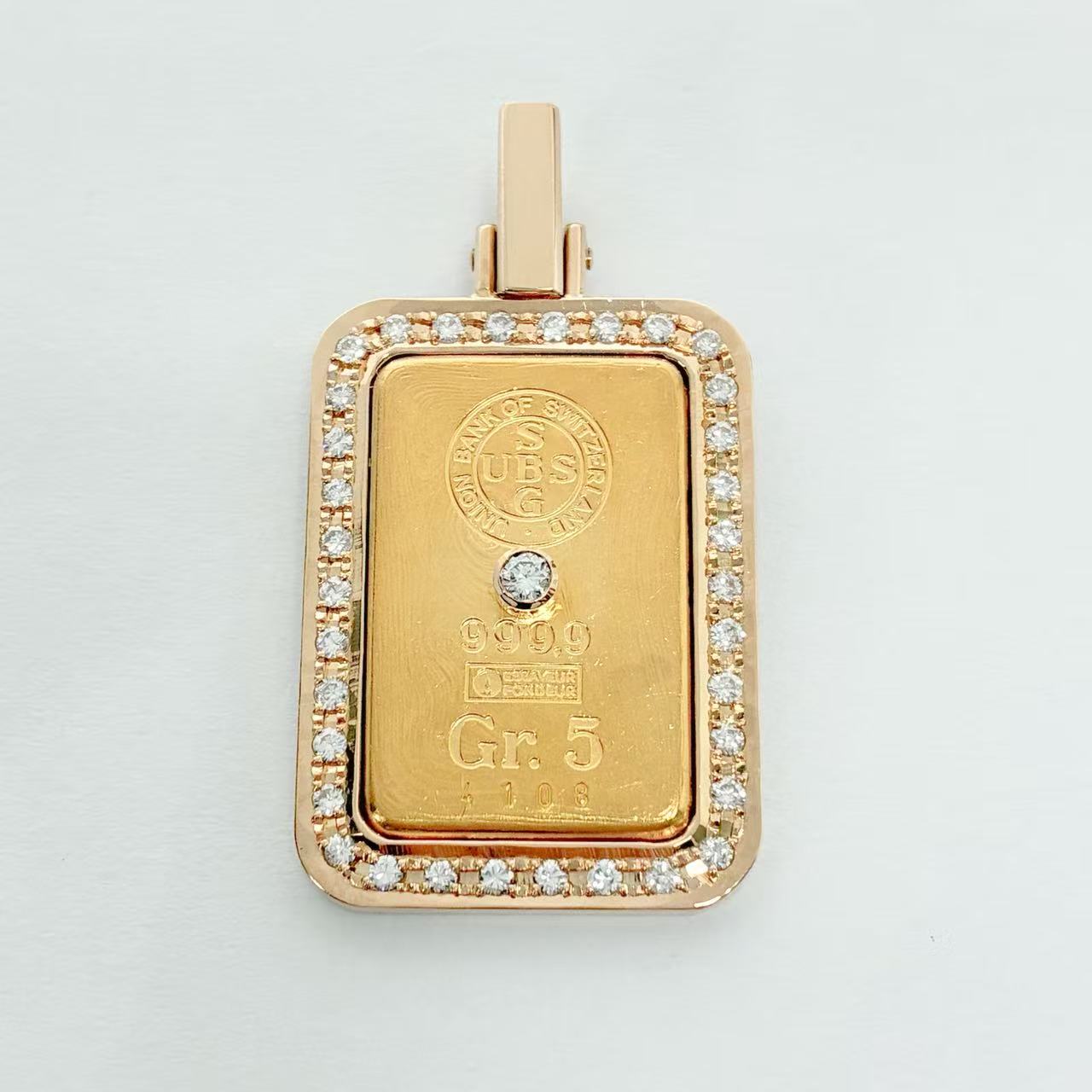 商　品　詳　細 ジャンル ペンダントトップ ブランド CORUM コルム 素材 K24YG×K18YG サイズ 約25.5mm *18.5mm (バチカン除く) 重量 約10.9g 付属品 なし 全体のキズ　汚れ わずか 全体の使用感 わず...