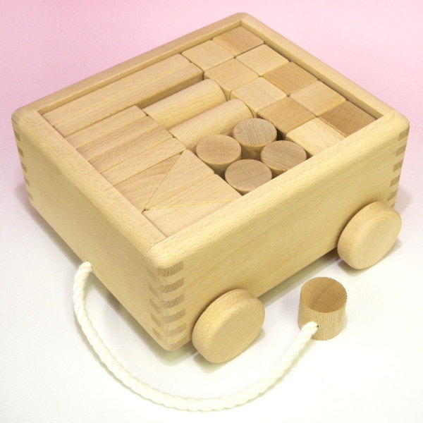 遊ぶ感動をお子様に! ひっぱって楽しむスタンダードなおもちゃ 上野村森林組合,上野村銘木工芸館　ブナ、無塗装、40ピース サイズ外箱 幅約270mm、奥行約235mm、高さ約130mm　基尺(立方体寸法)　38×38×38mm＊商品は無垢材...