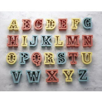 PCクッキー抜型 No.1733 アルファベット26P●材質:スチロール樹脂●サイズ:約47×58×H27※メーカー希望小売価格はメーカーカタログに基づいて掲載しています。（カタログ表示価格は消費税が含まれていません）