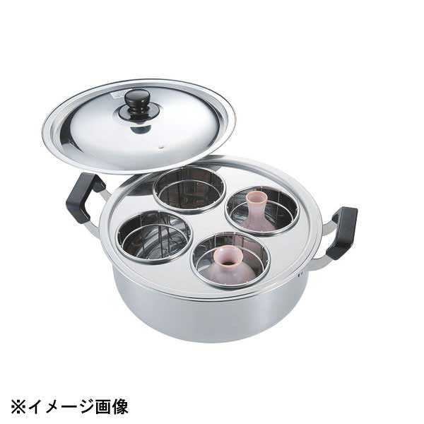 欲しいけどここまでの設備はちょっと。と、お考えのお客様!朗報です。銚子ホルダー。あらゆる徳利に合うようにアジャスター使用にしました。昔ながらのオカン鍋。これこれ!懐かしいね。※2合徳利4本入ります。●材質：18-0ステンレス●生産地：燕三条