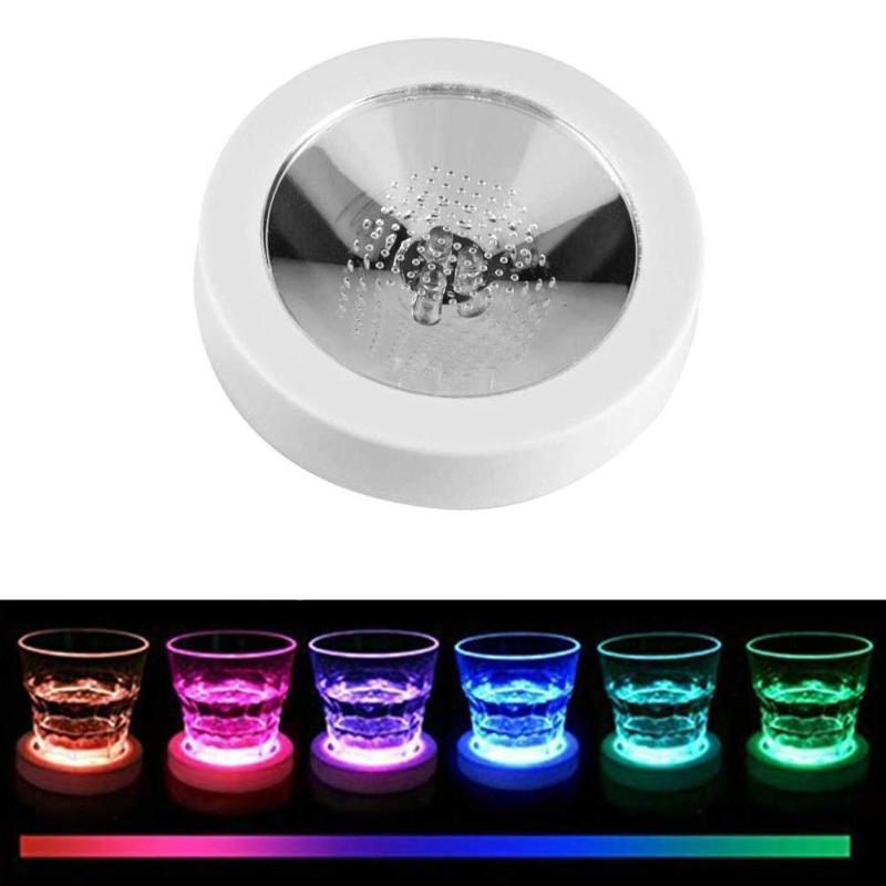 Stogis LEDコースター LEDマット カップコースター 発光コースター 光センサー 振動センサー 省エレ 環境に優しい お洒落 コードレス 電池式 車内気分転換 自動車用品 かー用品サイズ：直径9.4cm、高さ2.2cm独自の重力セ...