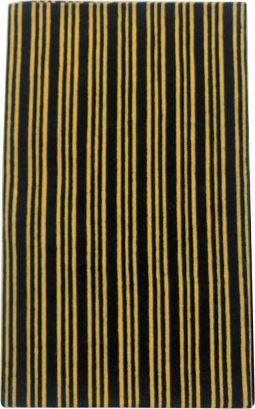 Miyamoto-Towel 宮本 日本製 注染 小紋 手ぬぐい 33×90cm 三本縞 3568原産国:日本材質:綿サイズ:約33×90cm注染方法を用いておりますので、手拭い一枚一枚の風合いが異なります。この製品は染色の特性上色落ちしま...