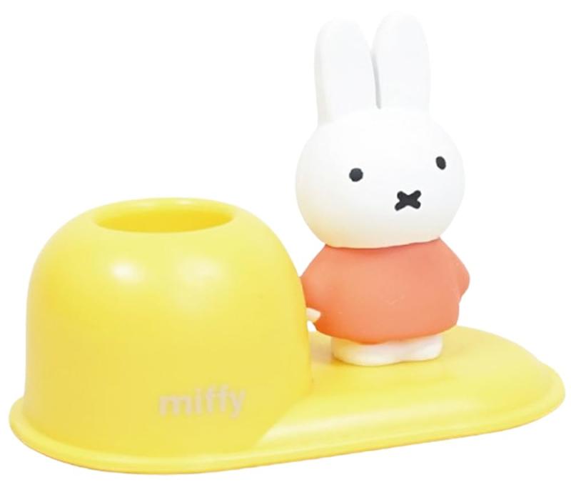 ハシートップイン ミッフィー 歯ブラシスタンド レッド MF-8292サイズ(約):W6.5×D3.6×H4.5cm本体重量(約):35g素材・材質:PVC (ポリ塩化ビニル)生産国:バングラデシュ