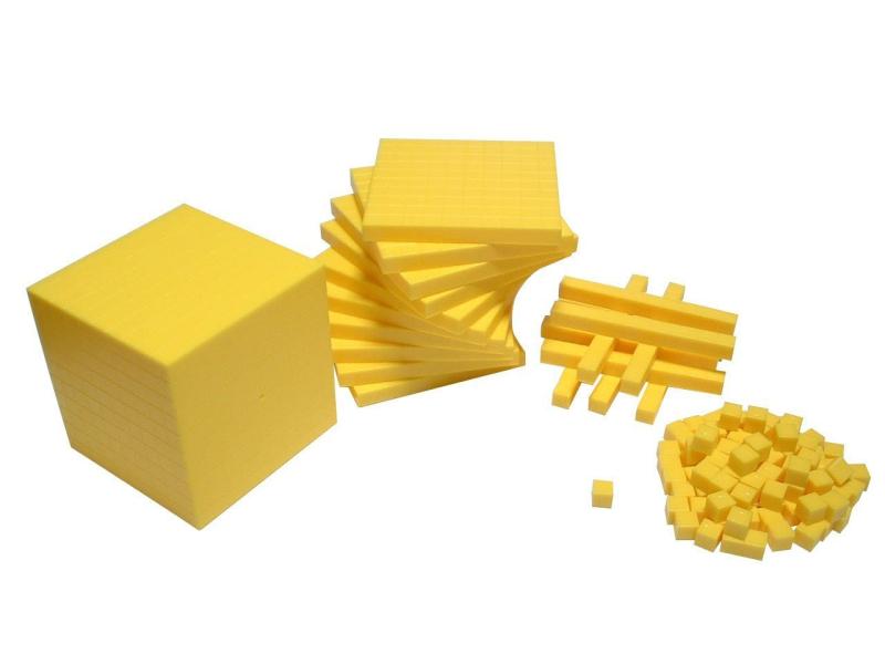 十進法のさんすう練習セット1のキューブ・・・・・100個　10×10×10mm10の棒・・・・・10本　10×10×100mm100の板・・・・・10枚　100×100×10mm1000のキューブ・・・・・1個　100×100×100mm1...