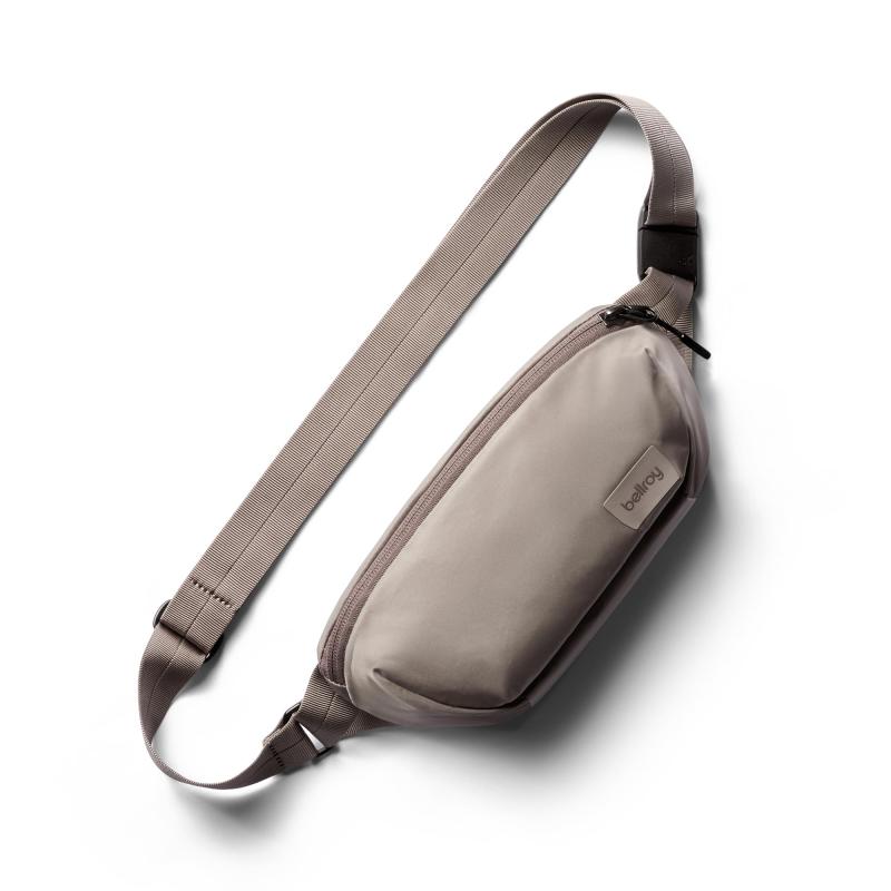 [Bellroy] Laneway Belt Bag 使い勝手 のボディバッグ ウエストポーチ機能性抜群のボディバッグ。シーンに合わせてストラップの長さを調節して、肩掛けや斜め掛けのほか、ウエストバッグとしても楽しめます。頑丈なのに片手で着...