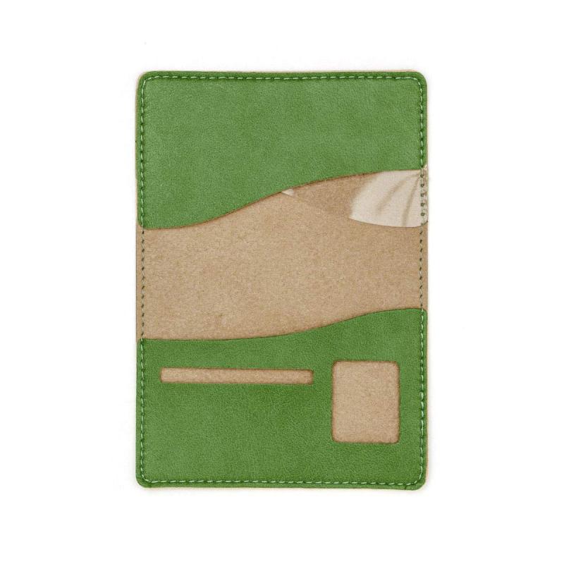 [やさしい靴工房 Belle &amp; Sofa] 免許証ケース 二つ折り メンズ レディース 薄型 レザー 革 無地 目隠し ヴィーガンレザー 日本製 MENK3折りたたんだ状態：約6.5cm×約9.5cm素材はヴィーガンレザーです。 ...