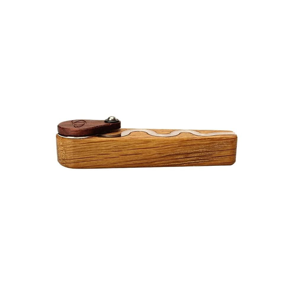 商品名：モンキーパイプ オレゴントレイル - Monkey Pipe Oregon Trail。生産国：アメルカ（オレゴン州）。サイズ：長さ79mm / 火皿内径14mm。本体素材：広葉樹木材（ホワイトウッド・レッドウッド）。他素材：ポリカ...
