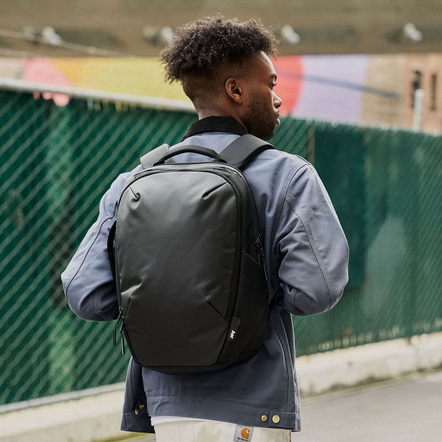 お買い物ガイド サンフランシスコのバッグブランドAer(エアー)の「Day Pack 3」です。ミニマルなデザインでありながら、中身は目的に応じた多彩なポケットが装備されており、細部まで計算された便利な機能が詰まっています。生地には耐久性に...