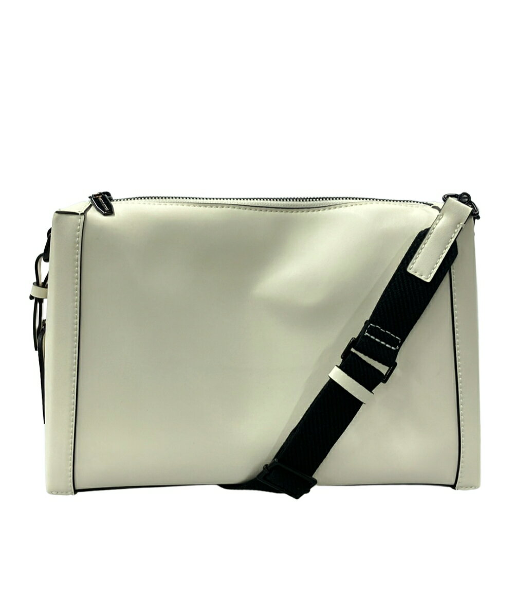 キーワード 出品日: 20250407 性別:レディース ジャンル1:バッグ ジャンル2:ショルダーバッグ シーズン:ALL（オールシーズン） カラー:ホワイト系 状態ランク: C ブランド:チャールズ＆キース ブランド: CHARLES＆...